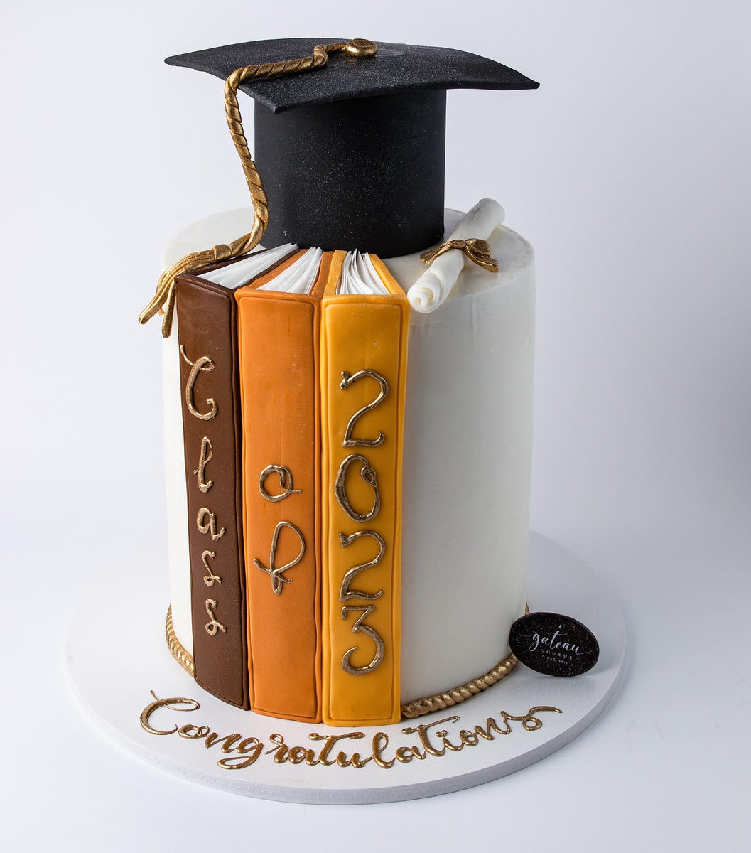 Bookworm Graduate Cake - Perfect for Celebrating Graduation | Gateau ...