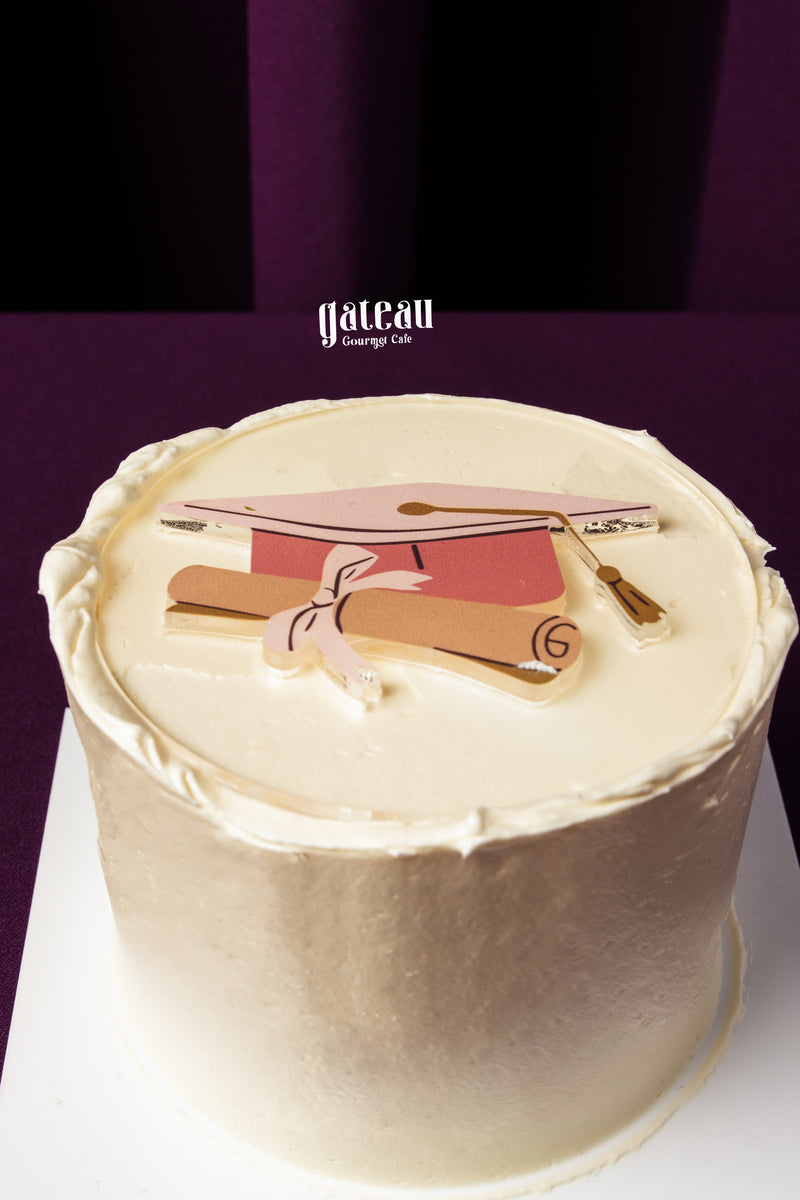 Minimalist Graduate Cake for Celebrations | Gateau Gourmet