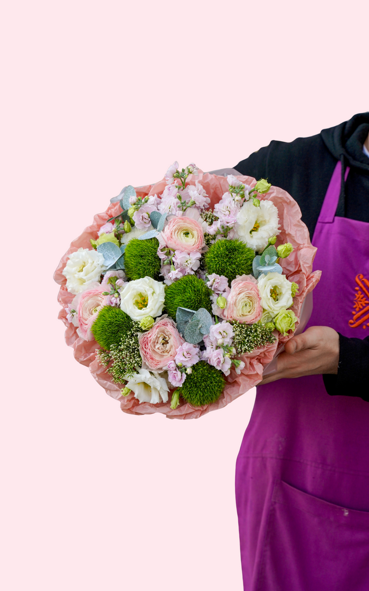 Premium Floral Arrangements Online: Beautiful Flower Bouquet | Gateau ...